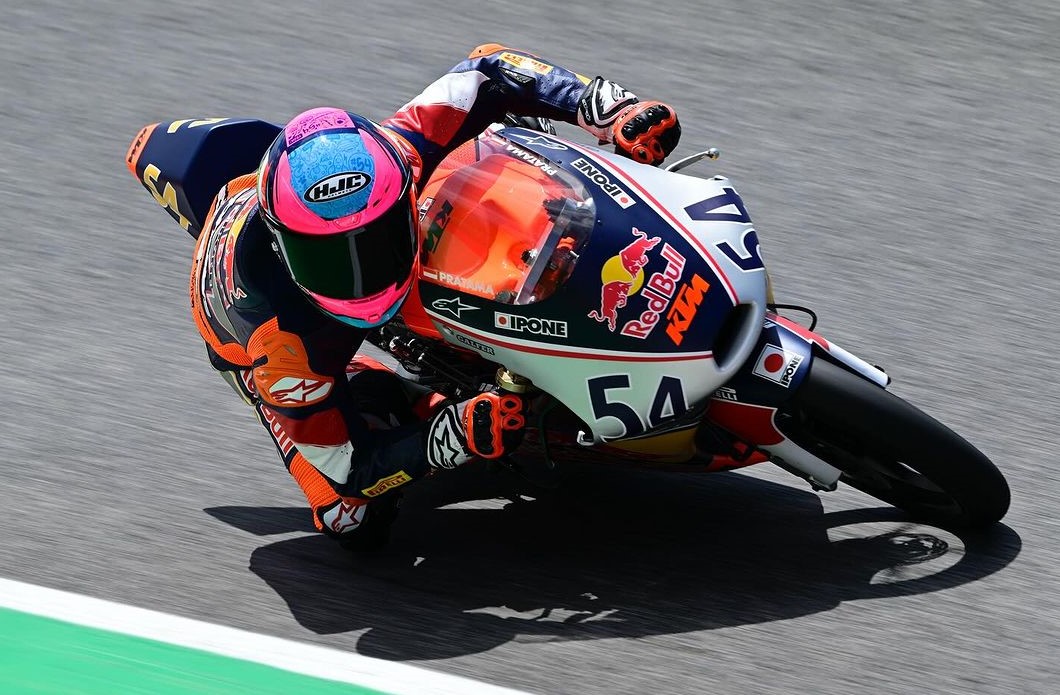 Bendera Indonesia Berkibar di Podium Red Bull Ring, Veda Ega Pratama ...
