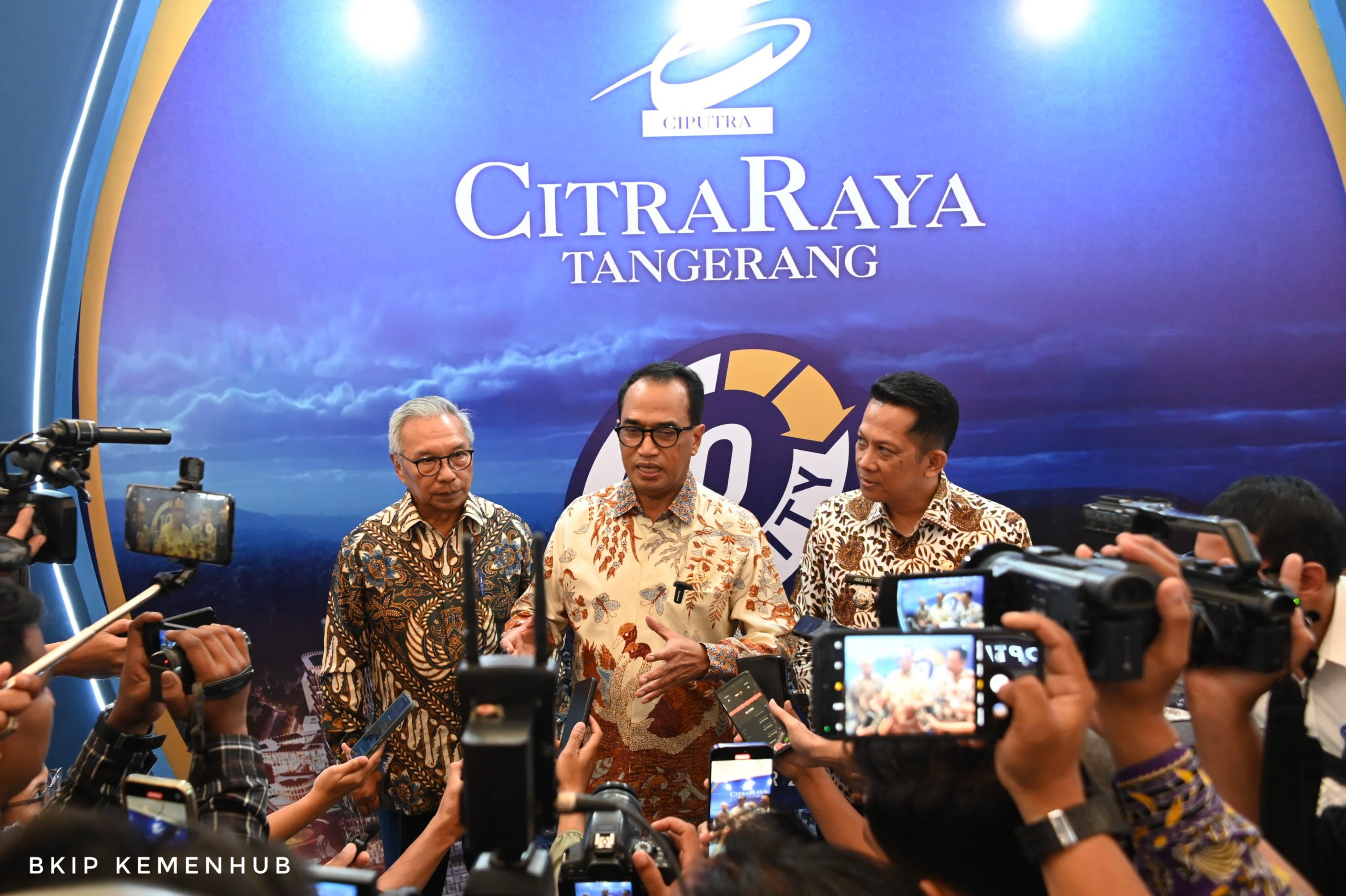Transportasi Umum Menjadi Kunci Sukses Konsep 10-Minute City - Update ...
